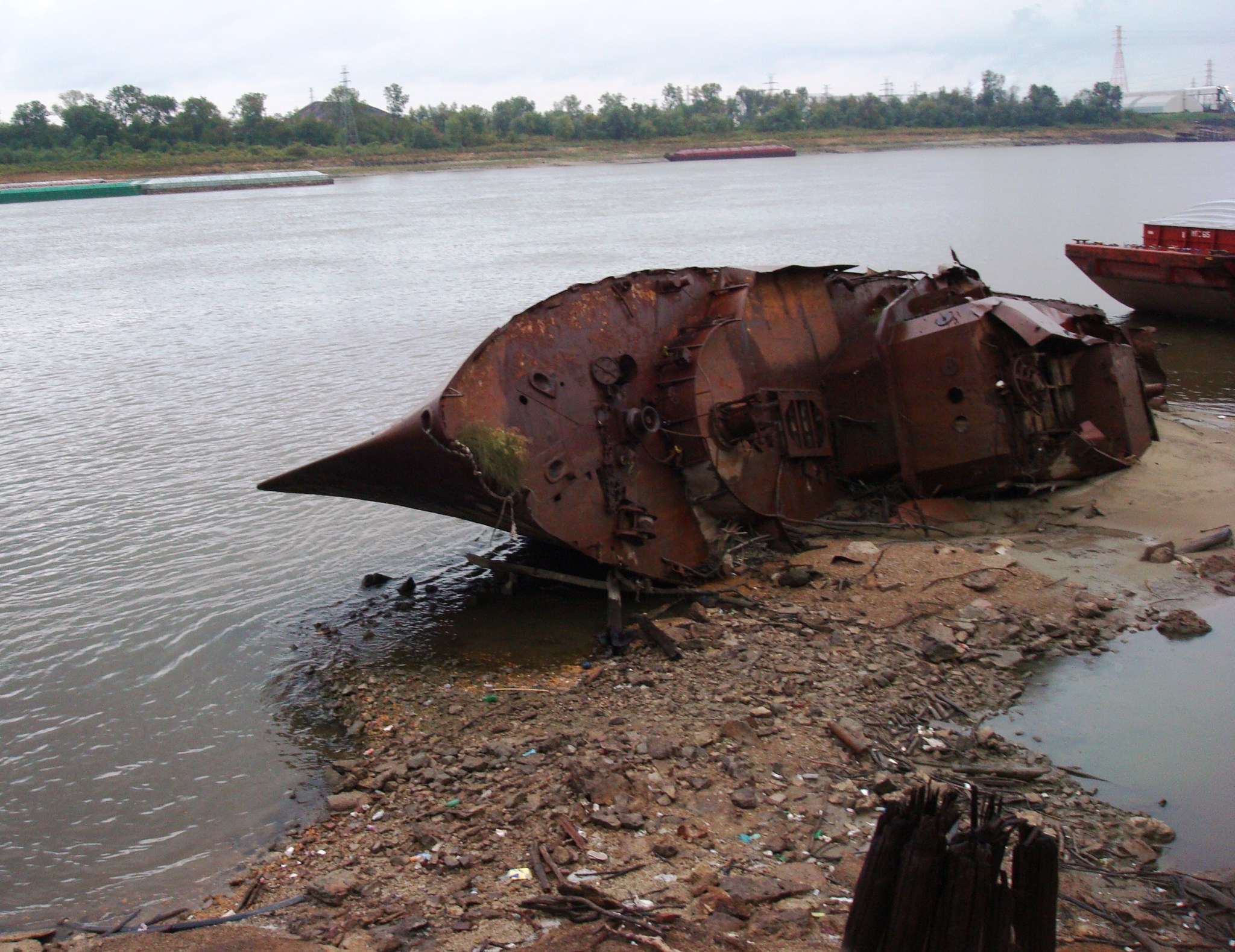 Low Water Reveals Wreck of WWII Minesweeper in St. Louis « Shipwreckology